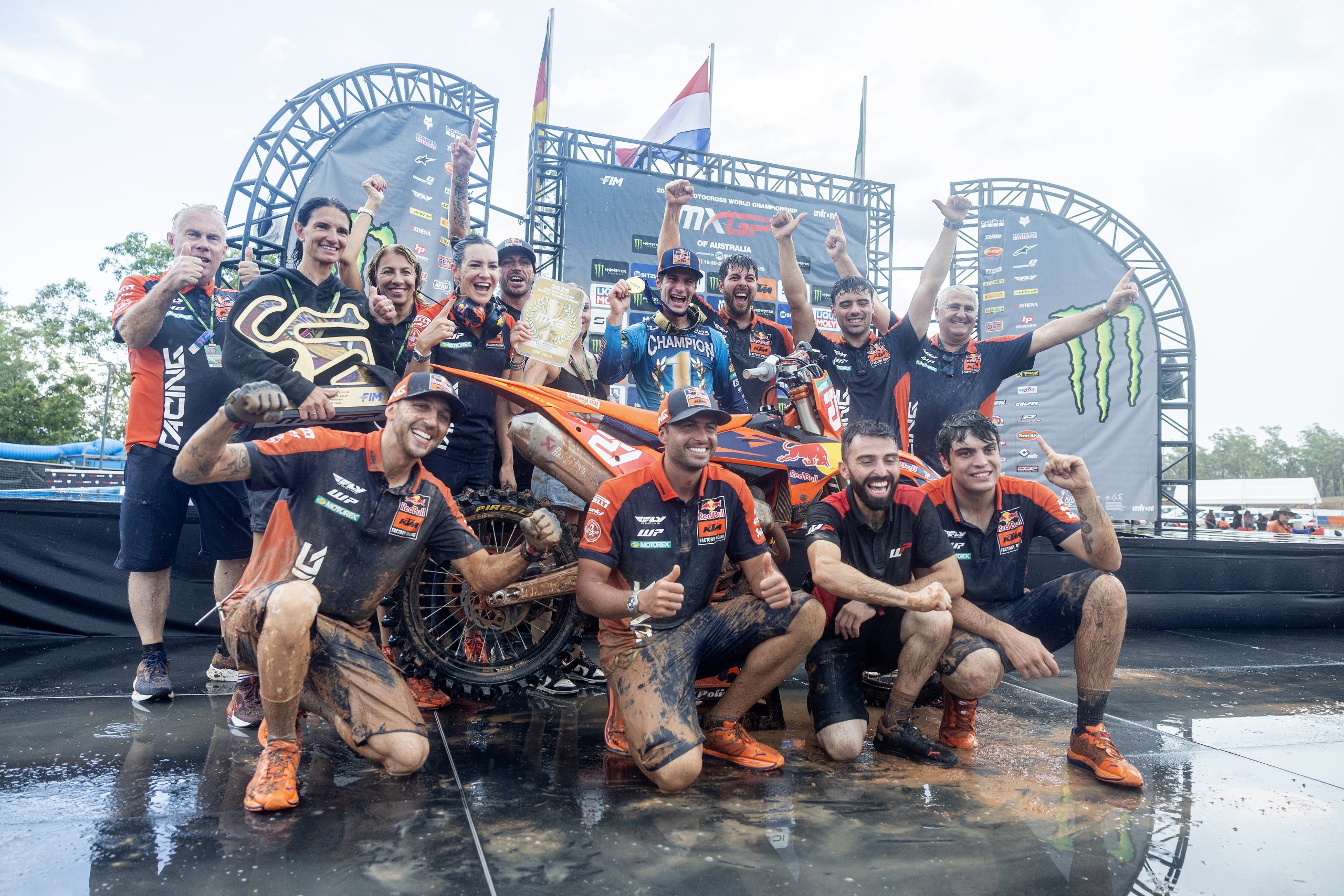 Simon Längenfelder holt MX2-Weltmeistertitel im Regenchaos von Darwin