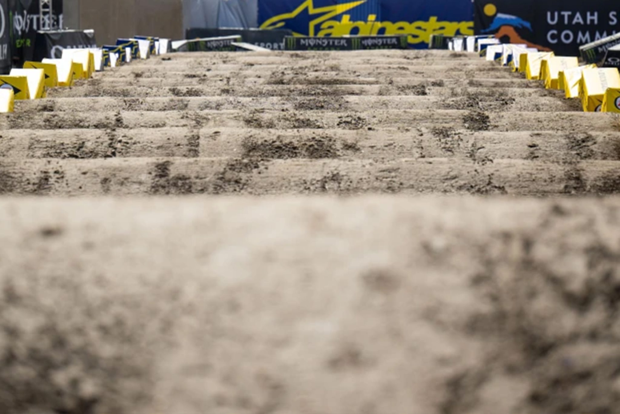 Supercross: Whoops as a key section